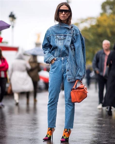 Модные джинсы осень зима 2024 2025 яркие тренды на фото In 2024 Outfit Inspirationen Outfit