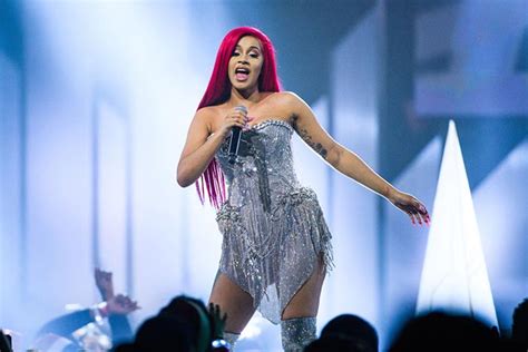 Карди Би Cardi B биография новости личная жизнь фото видео Stuki