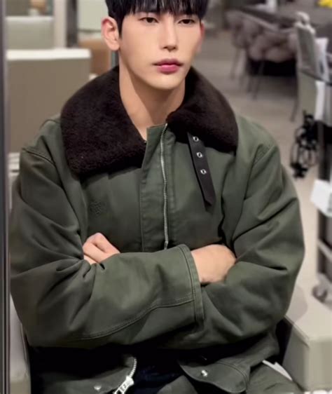 육준서 무스탕 아시는 분 패션게시판 어미새