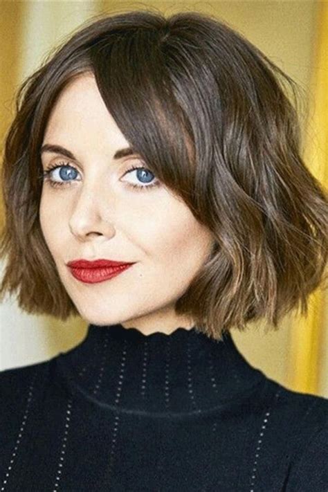 Choppybobhairstyles In 2020 Wavy Bob Hairstyles Thick Hair Styles Short Hair Styles