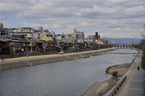 一枚の写真京都鴨川 たびづとは旅土産