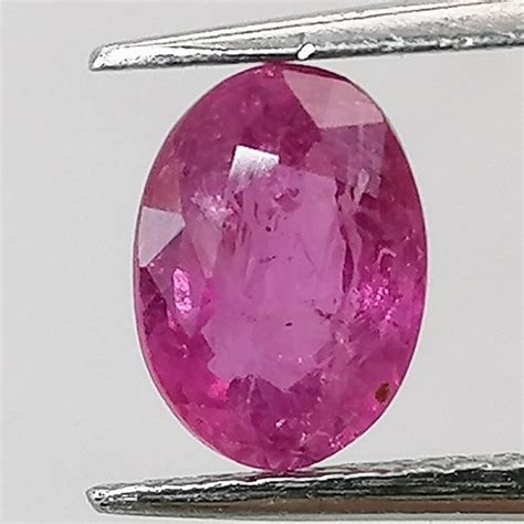Ruby 0 85 Ct Certified Gemologist Report Auction Online Catawiki