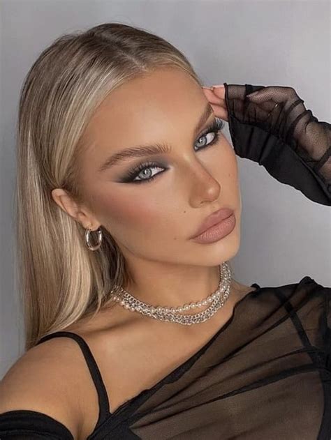 16 Smokey Eye Makeup Looks For A Glam Holiday Transformation Kbeauty