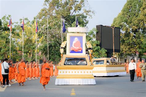 ព្រះធម្មវនវាសី ចន្ទមុនី ព្រះសង្ឃាធិបតិវត្តចន្ទប្បជោត្តនារាម វត្តតាសុត ព្រះធម្មវនវាសី
