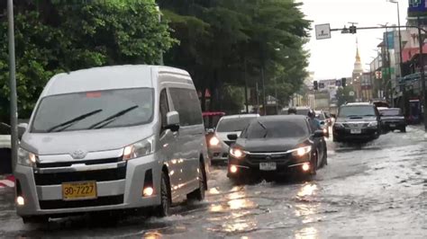 ฝนถล่มเชียงใหม่แต่เช้า ทำน้ำท่วมหลายจุดทั่วเมืองทั้งทางเข้าสนามบิน ไนท์บาซาร์ โรงเรียนหลายแห่ง