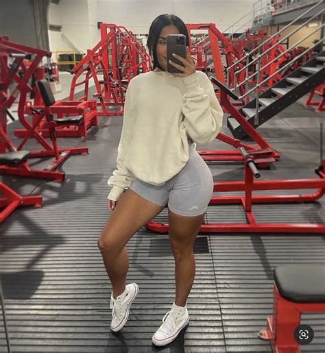 Pin By Sophie Fay On Body Goals Cute Gym Outfits Cute Workout