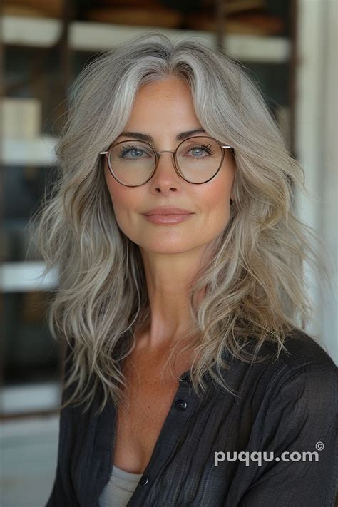 Pin By Anne Marie On Moda Hair Styles Grey Hair Looks Beautiful