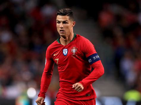 Cristiano Ronaldo Portugal Coach Refuses To Be Drawn Into Excitement Over Manchester United