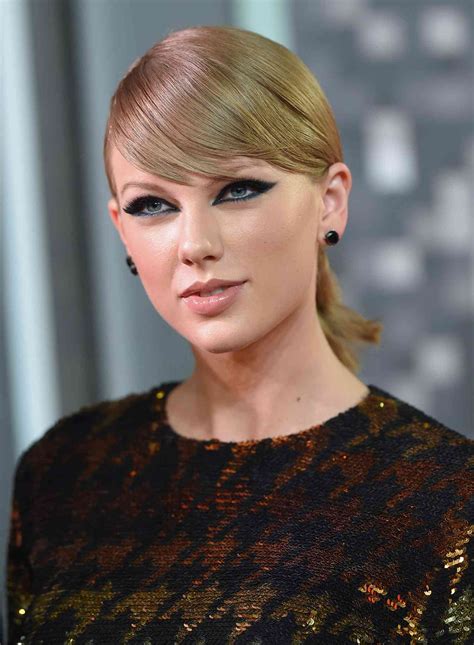 Taylor Swift Eye Makeup