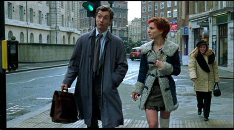 2021 07 15 Natalie Portmans Outfit In Closer 2004 Closer Movie