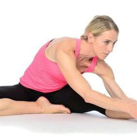 Seated Hamstring Stretch By Madré Romanis Exercise How To Skimble