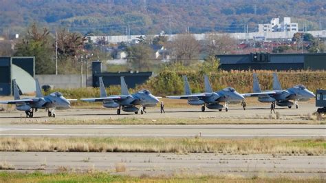 小松空港 展望デッキからF 15戦闘機 の離陸 航空自衛隊小松基地 306SQ YouTube