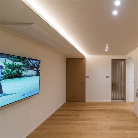 다올금속ㅣ철제중문 현관중문 현관인테리어 중문인테리어 개방감있는 현관을 연출하고 싶을때 많이 찾는 강화유리도어입니다 손잡이로 다양한 변화를 줄수있는 심플하고 간결한