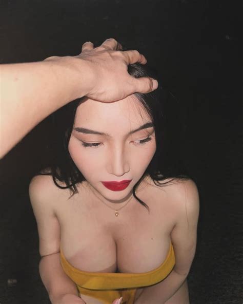 ảnh gái xinh khoe ngực căng mọng gợi tình nhất