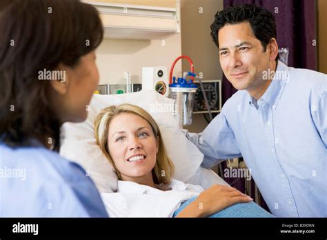 Chinese Pregnant Woman And Doctor Hi Res Stock Photography And Images