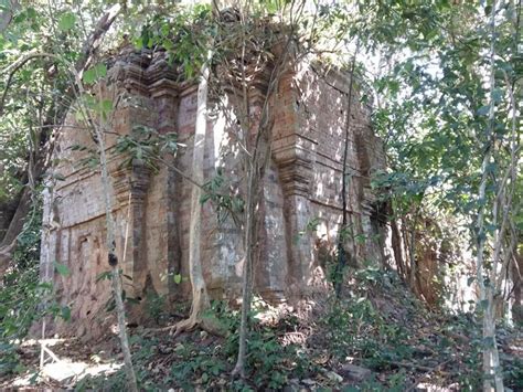 ប្រាសាទសេកតាទុយ មានរចនាសម្ព័ន្ធដូចប្រាសាទបន្ទាយស្រីសឹងបេះបិទ ហើយសង់ក្នុងរជ្ជកាលស្ដេចតែ មួយ