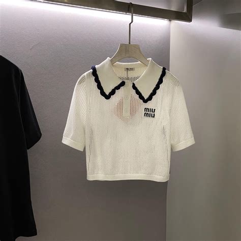 미우미우 Miu Miu 니트 코튼 폴로 셔츠 [공식웹사이트] 리밋플 1 1정품급전문 하이엔드 명품레플리카사이트 추천 1위 Sa 미러급 명품레플리카쇼핑몰
