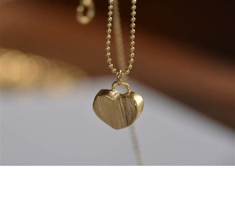 שרשרת זהב שרשרת זהב תליון לב מנוסר תליון לב שרשרת לב מתנה לבת מצווה שרשרת לילדה לב זהב