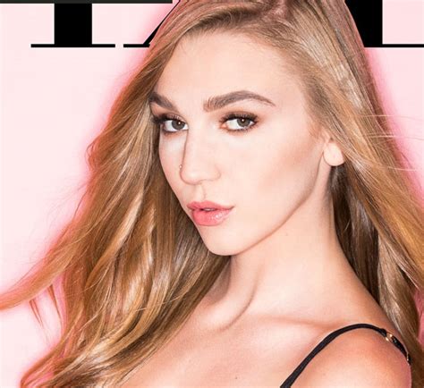 Kendra Sunderland（肯德拉·桑德兰） 个人资料 作品 名人录