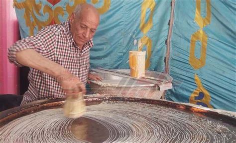 بوابة روز اليوسف حكاية أقدم صنايعى للكنافة اليدوى بالإسماعيلية صور