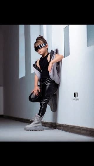 Melorinaz Model Melorinaz • Instagram Photos And Videos
