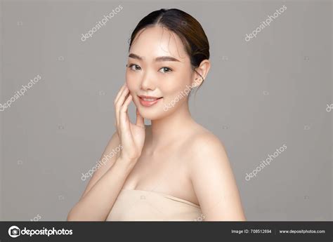 Beautiful Young Asian Woman Model Touch Her Face Perfect Clean — Stock
