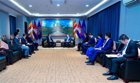 ឯកឧត្តមរដ្ឋមន្ត្រី ហួត ហាក់ ពិភាក្សាជាមួយឯកអគ្គរដ្ឋទូតចិន ផ្តោតលើការពង្រឹងកិច្ចសហប្រតិបត្តិការ