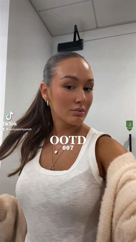 Business Casual Work Outfit 🤍 Interview Outfit Casual Outfits Minimalist Outfit