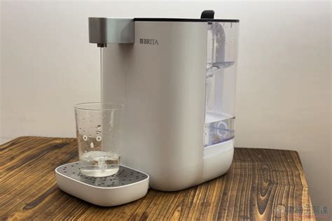 Brita Model One 智能瞬熱 Uvc 滅菌開飲機 開箱！4 重深層濾淨化、光觸滅菌、不鏽鋼厚膜瞬熱技術 輕鬆得到「你要的水