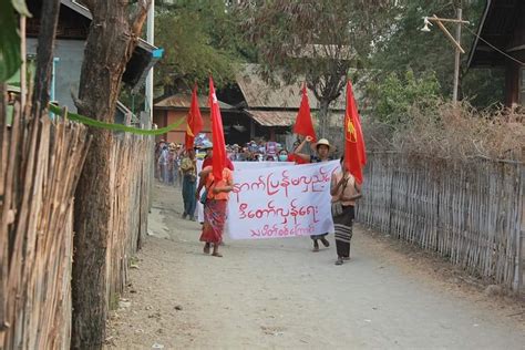Khit Thit Media On Twitter ယင်းမာပင်တွင် သပိတ် စစ်ကြောင်းများ ပူးပေါင်းကာ ဖက်ဆစ် စစ်တပ် တော်လ
