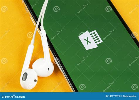 Microsoft Excel Application Icon On Apple IPhone X Screen Close Up Microsoft Office Excel App