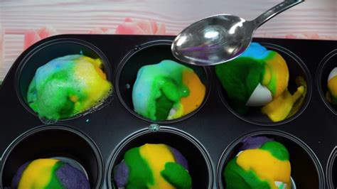 Боядисвала съм яйцата как ли не но със сода стават неповторими Всичко избухва в цвят За Жената