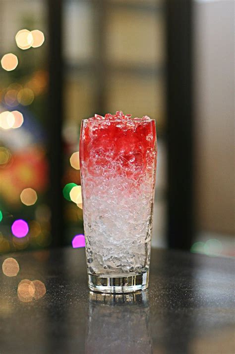 오스터버그 체리 에이드 국내에 유일하게 체리의 과육이 살아있는 크러시 제품으로 검붉은 체리의 색이 오스터버그 체리 에이드 국내에 유일하게 체리의 과육이 살아있는 크러시 제품으로 검붉은 체리의 색이