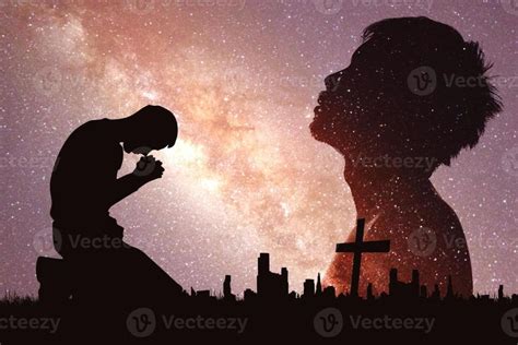Silueta De Manos Cristianas Orando Personas Espirituales Y Religiosas