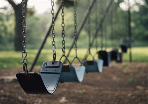 [인 잇] 어린이 없는 놀이터에 어린이 부르는 방법