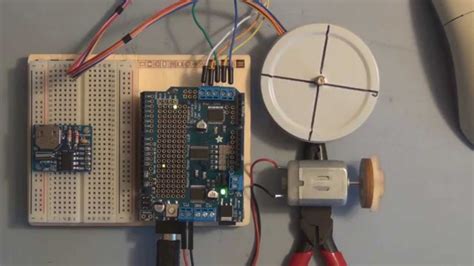 arduino uno dc motor speed and direction control using adafruit motor