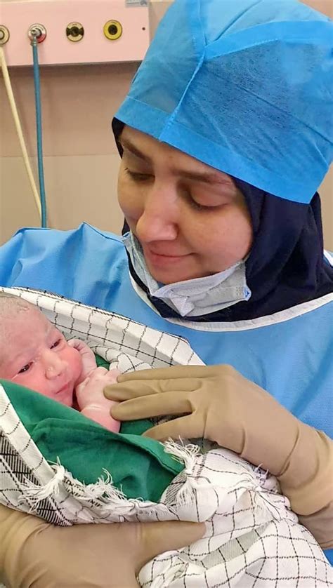 ‎دکتر سمیرا حسن خانی جراح و متخصص زنانليزر موناليزا تاچ‎ Drsamira