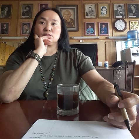 Paparazzi Mn ЦАГДААГИЙН ОФИЦЕР ИНГЭЖ БИЧЖЭЭ Ард түмнээ ажилгүй орлогогүй царай алдсан