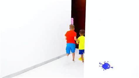 ولاد و نیکی با اسباب بازی بازی می کنند بهترین سریال برای پسران