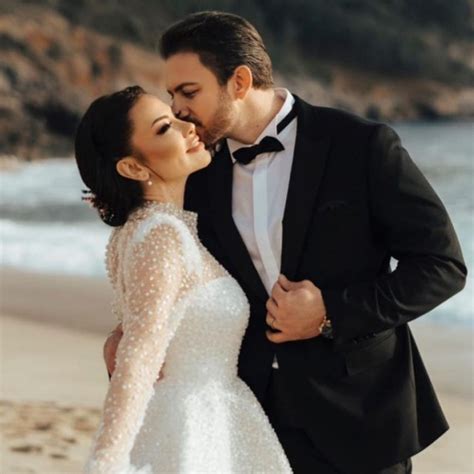 Lara Mehdi Karimi Ile Evlendi Söz Müzik