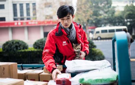 快递员一般几点上班平时的工作流程是什么 员几点