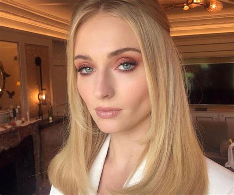 Sophie Turner Debuts Red Hair For The First Time In Years