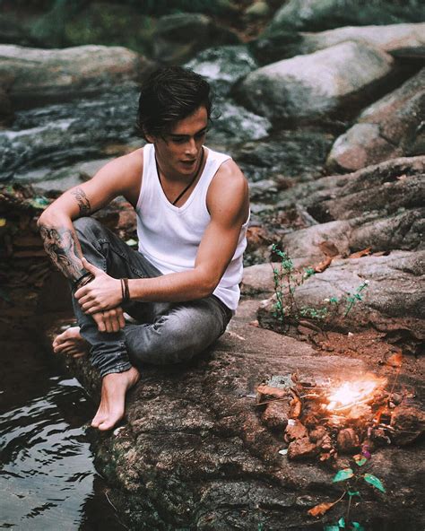 Famousfeet Lucas Cotrim