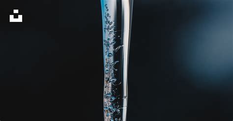 투명한 유리에 있는 물방울 사진 Unsplash의 무료 얼음 이미지