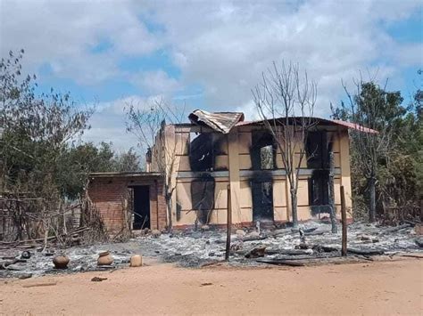 ဆားလင်းကြီး ငွေသာကျေးရွာကို စစ်တပ်က မီးရှို့ဖျက်ဆီးမှု အိမ်ခြေ ၃၀ ခန့် ပြာကျသွား၊ ခင်ဦးတွင် ပြည