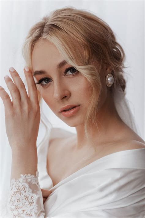Идеи для фотосессии Свадебные портреты Невеста Свадебные позы