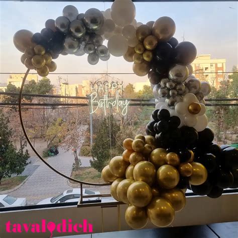 بادکنک آرایی تم سفید دخترونه تم سفید پرطرفدار تولدیچ