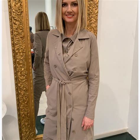 Плащ тренч — цена 399 грн в каталоге Плащи Купить женские вещи по доступной цене на Шафе