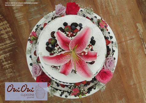 Oui Oui Pâtisserie Naked Cake Flores e Frutas