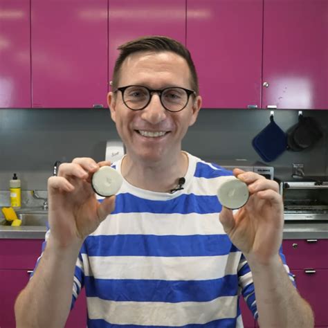 The Cheat Way To Perfectly Split An Oreo Hackaday